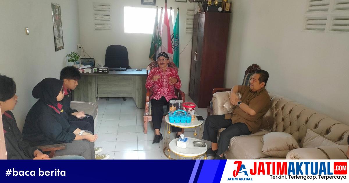 Selami Kearifan Ritual “Reresik Kali”, Prof. Abdulkadir Tembus Publikasi Jurnal Q1 - Jatim Aktual